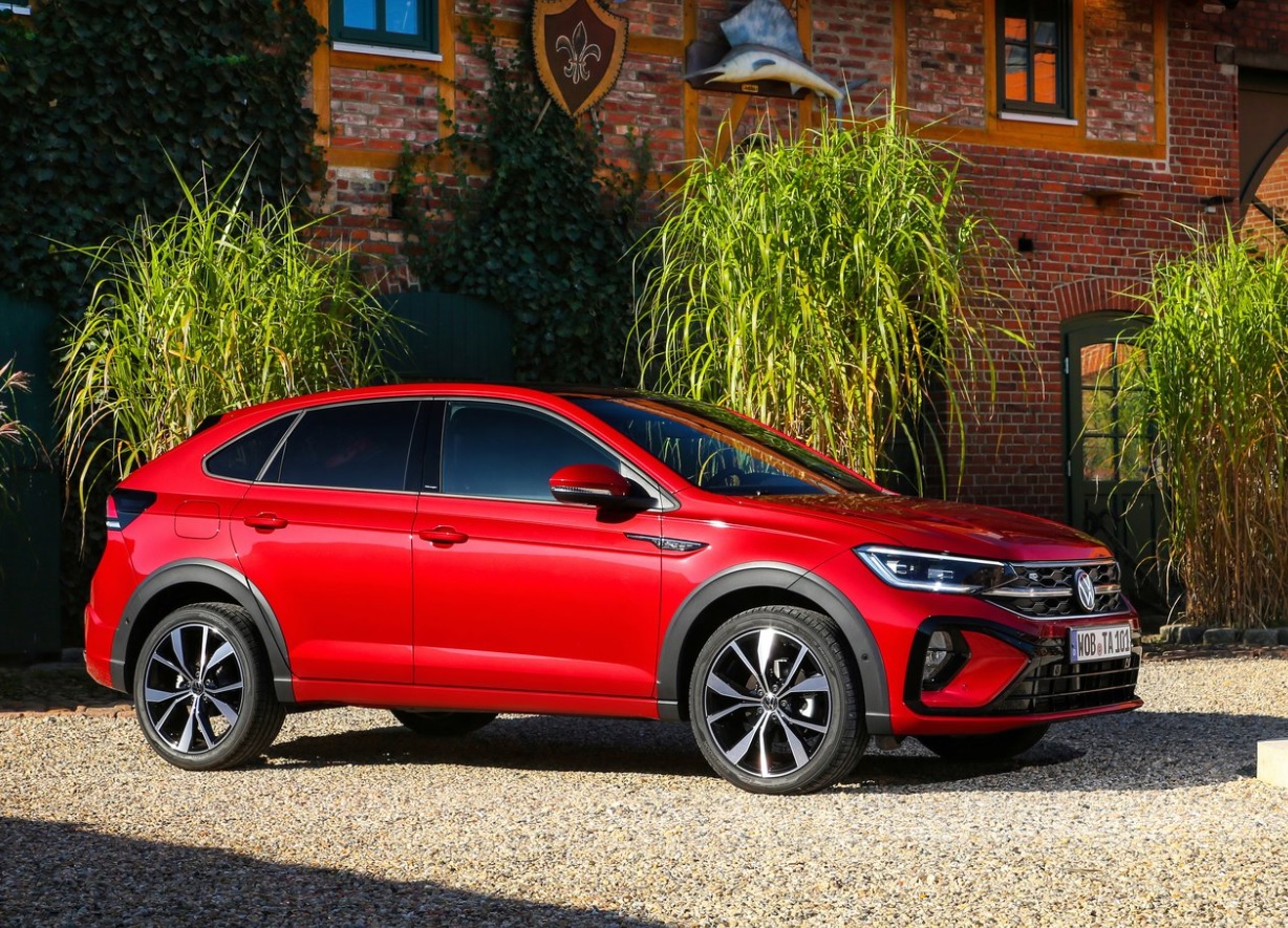 2023 Volkswagen Taigo Boot Space, Luggage Capacity & Size (1.5 TSI ...